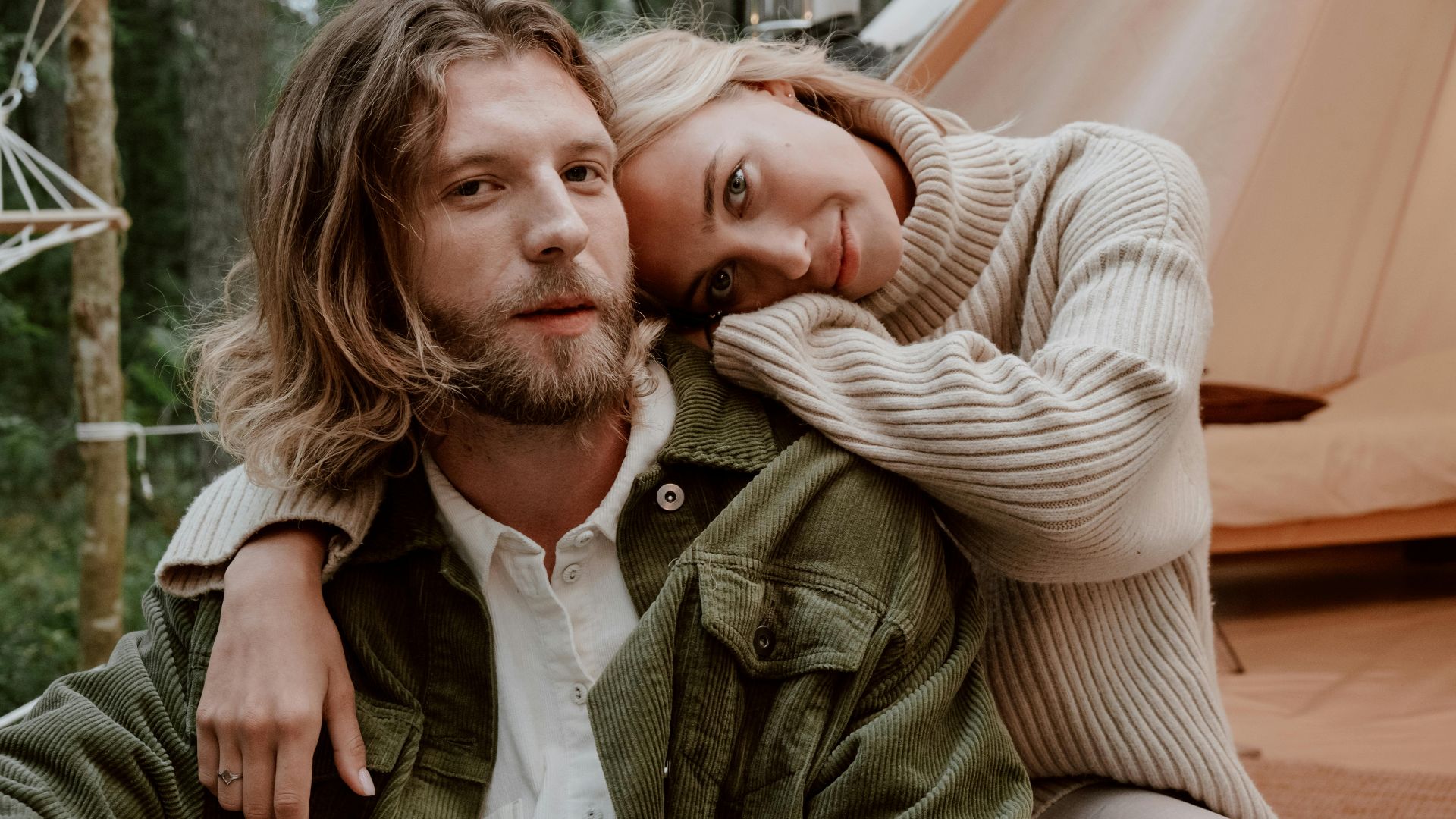 10 things men notice in relationships & 10 things women notice first