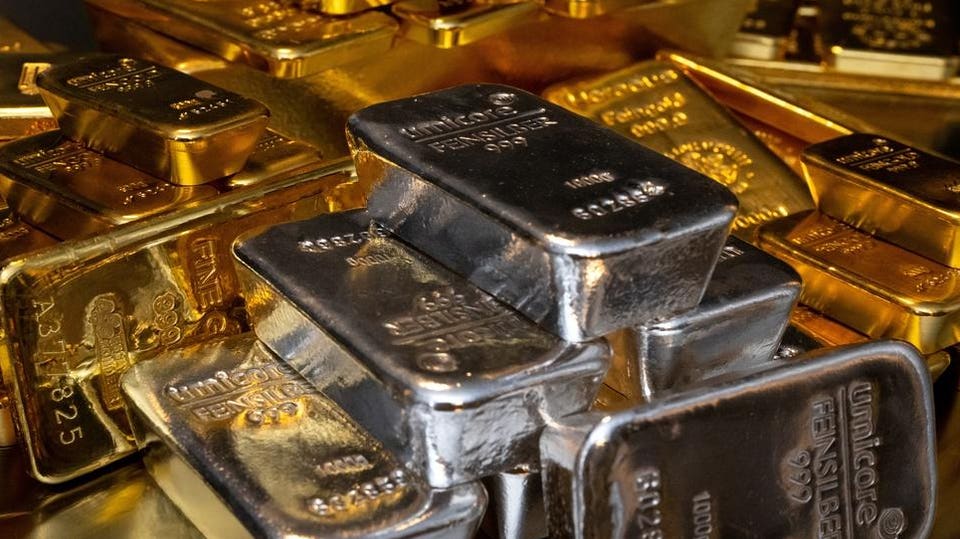 Gold and silver plunge on inflation fears after hitting highest prices ...