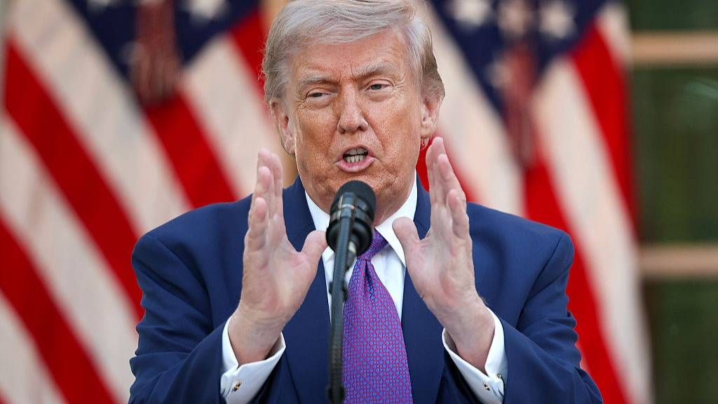 Real reason Donald Trump uses random capitals in his social media posts ...