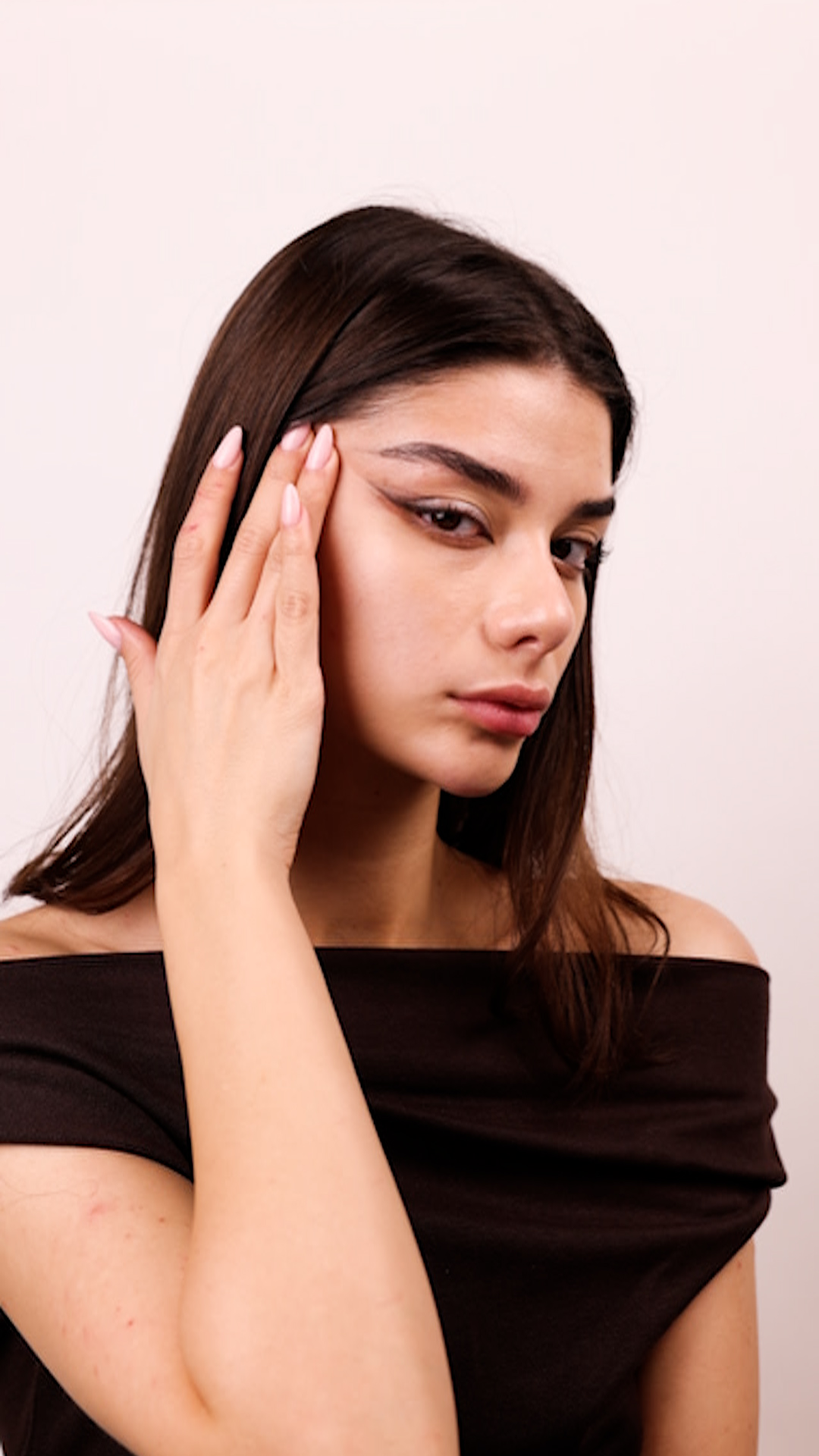 Tape trick for eyeliner 💄