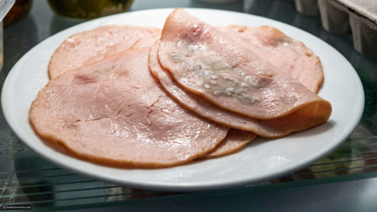 7 foods: Experts say you should never eat after they expire