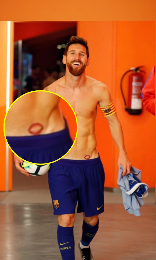 Messi got a tattoo of this girl's lips 😳