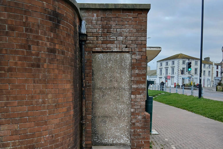 Meeting called in bid to progress plans for outdoor shower on Morecambe ...