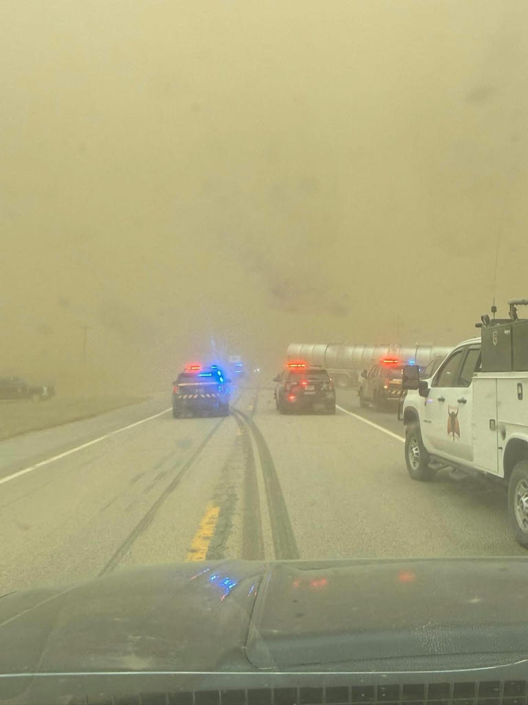 Video shows powerful dust storm creating blizzard-like conditions on ...