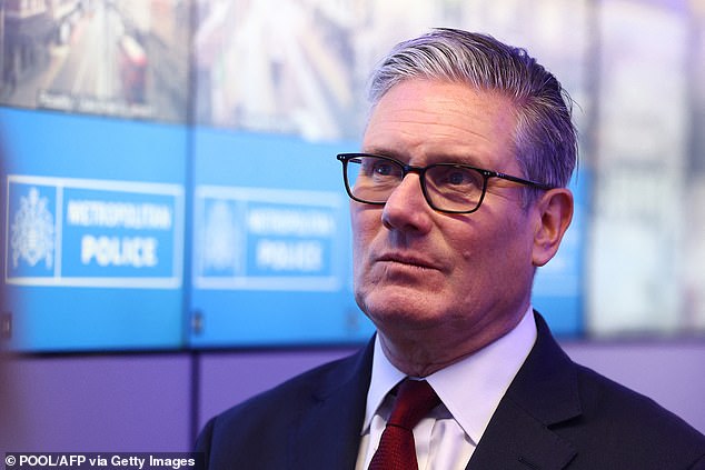 Starmer's week gets even worse as No10 is accused of Mandelson files ...