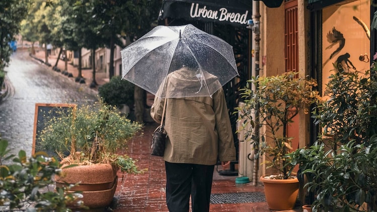 Monsoon essentials that will save your outfits, hair, and mood this ...