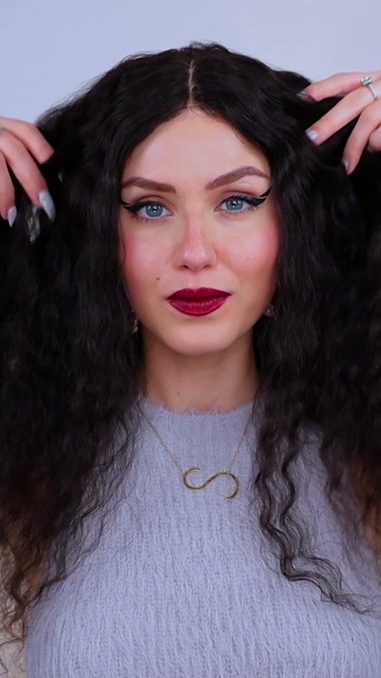 From frizz to sleek hair in 10 minutes