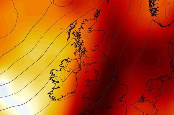 UK weather maps turn volcanic red as 25C 'mini heatwave' roasts 20 ...