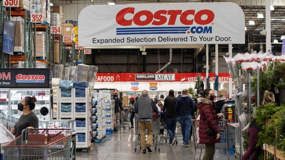 As consumers struggle, Costco sets a gas sales record