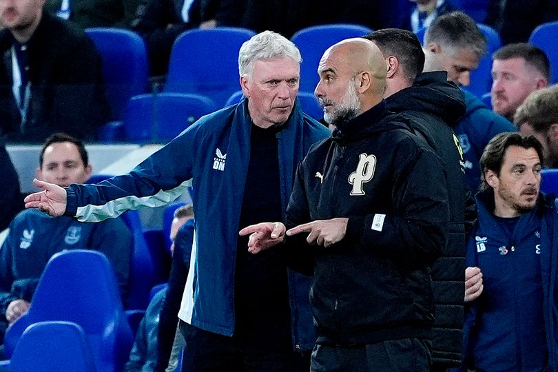 David Moyes lifts lid on Michael Oliver conversation amid ...