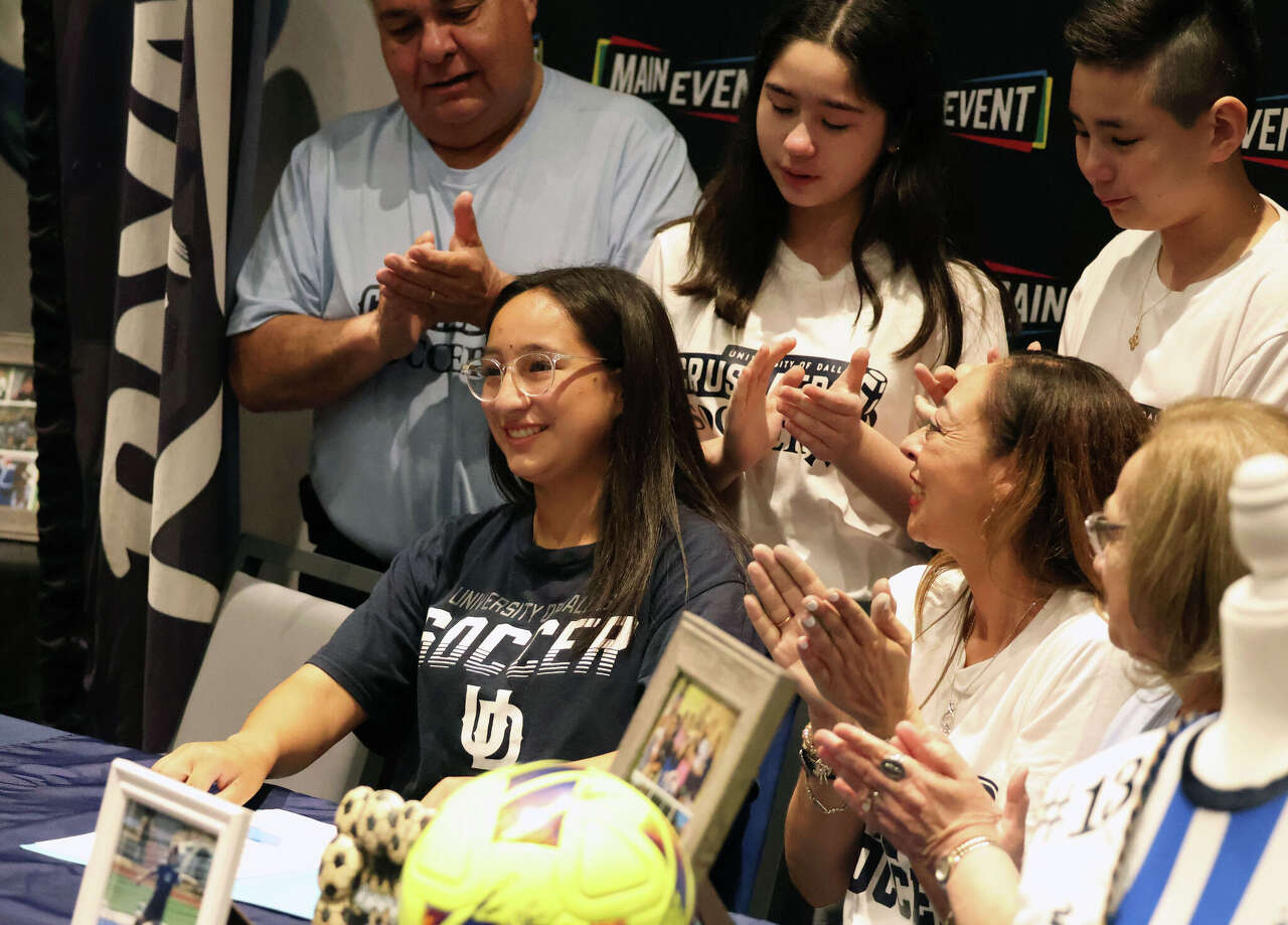 Alexander’s Danika Brewster signs with University of Dallas soccer