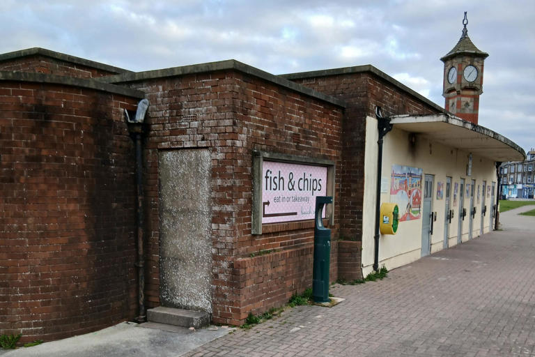 Meeting called in bid to progress plans for outdoor shower on Morecambe ...