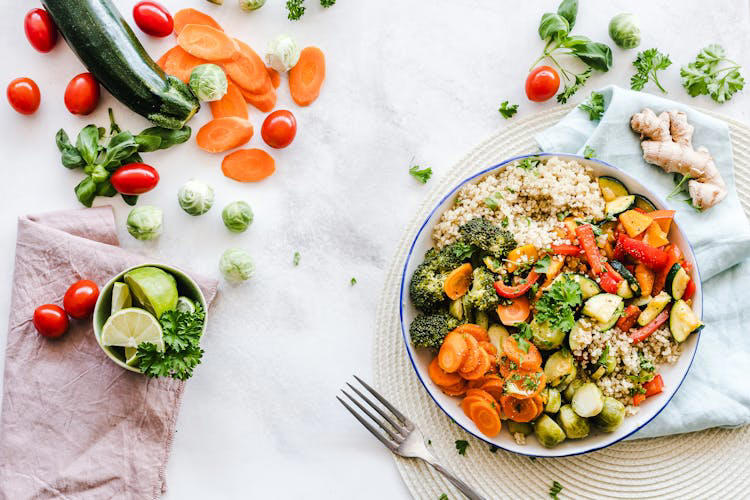 4 makanan ini bikin berat badan naik jika dikonsumsi berlebihan, penasaran?