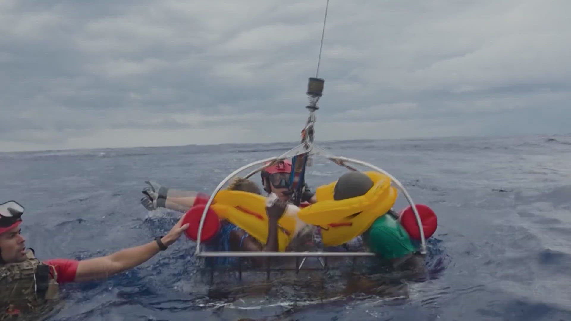 11 rescued from life raft after plane crashes off Florida coast
