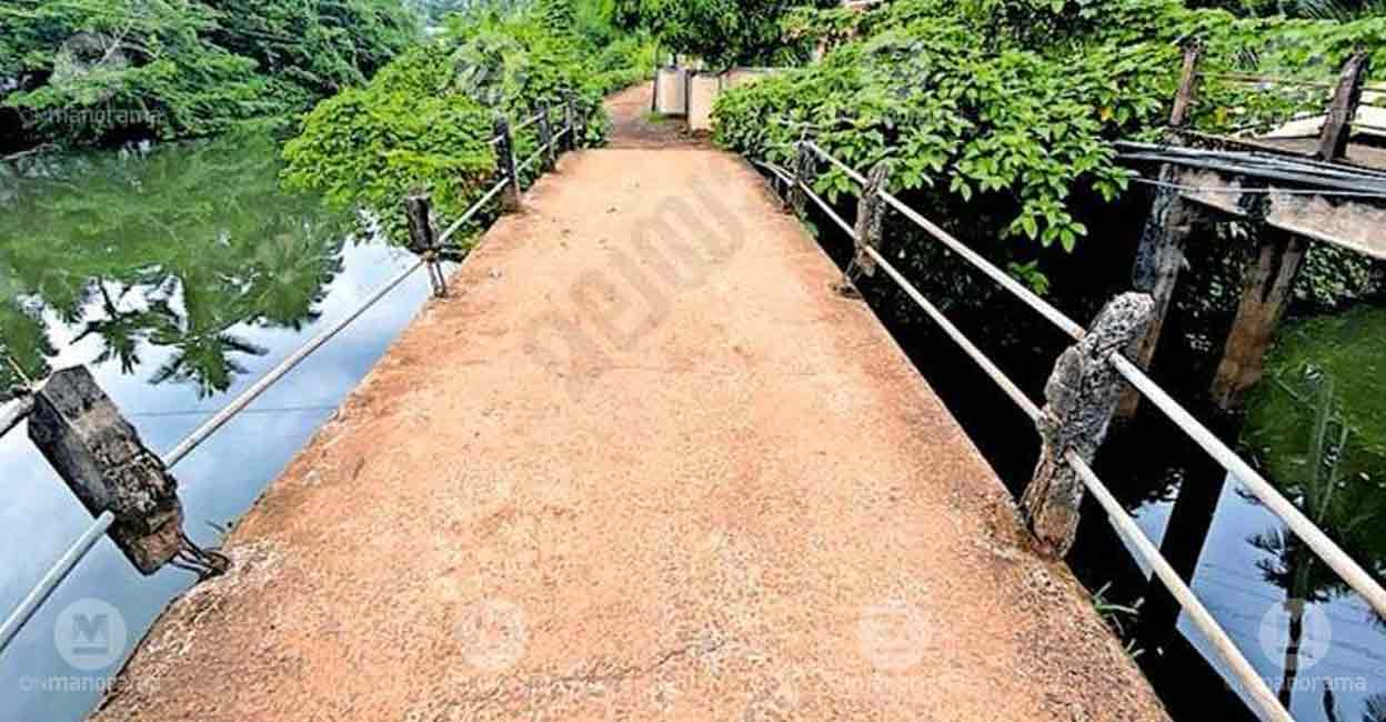 Collapsing bridge in Alappuzha's Edathua sparks alarm ahead of school ...