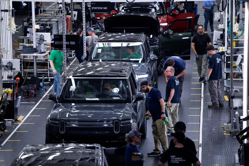 Motor vehicles, AI boost US manufacturing production; supply shortages ...