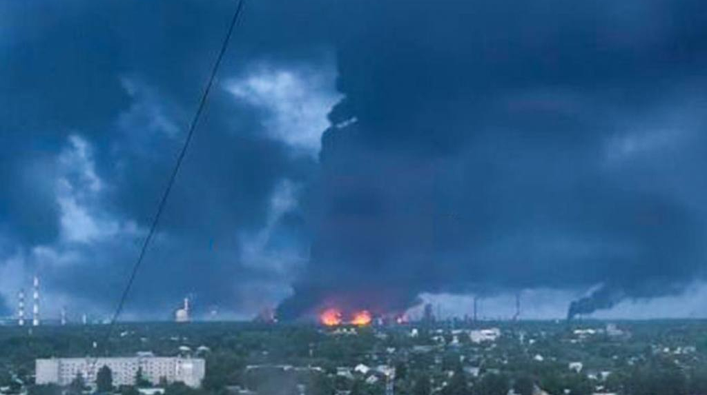 Ukraine hits Russia's Ryazan oil refinery again – video