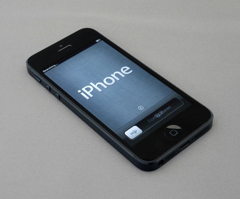 Apple iPhone sales appear unstoppable