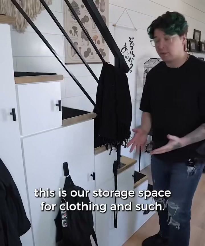 Inside Amy & Taylor’s darling 20m²/220sqft tiny house on wheels 🐶💖