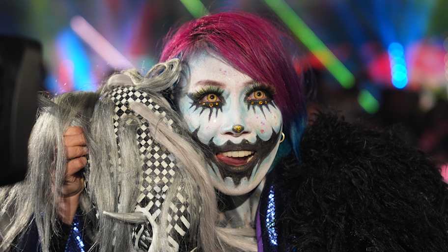 Current world champion and former rival calls out Asuka for final match