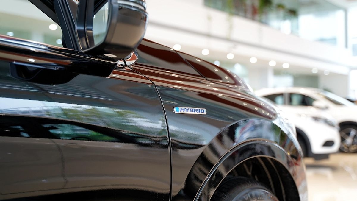 Best hybrid cars for drivers who hate expensive maintenance in 2026 ...