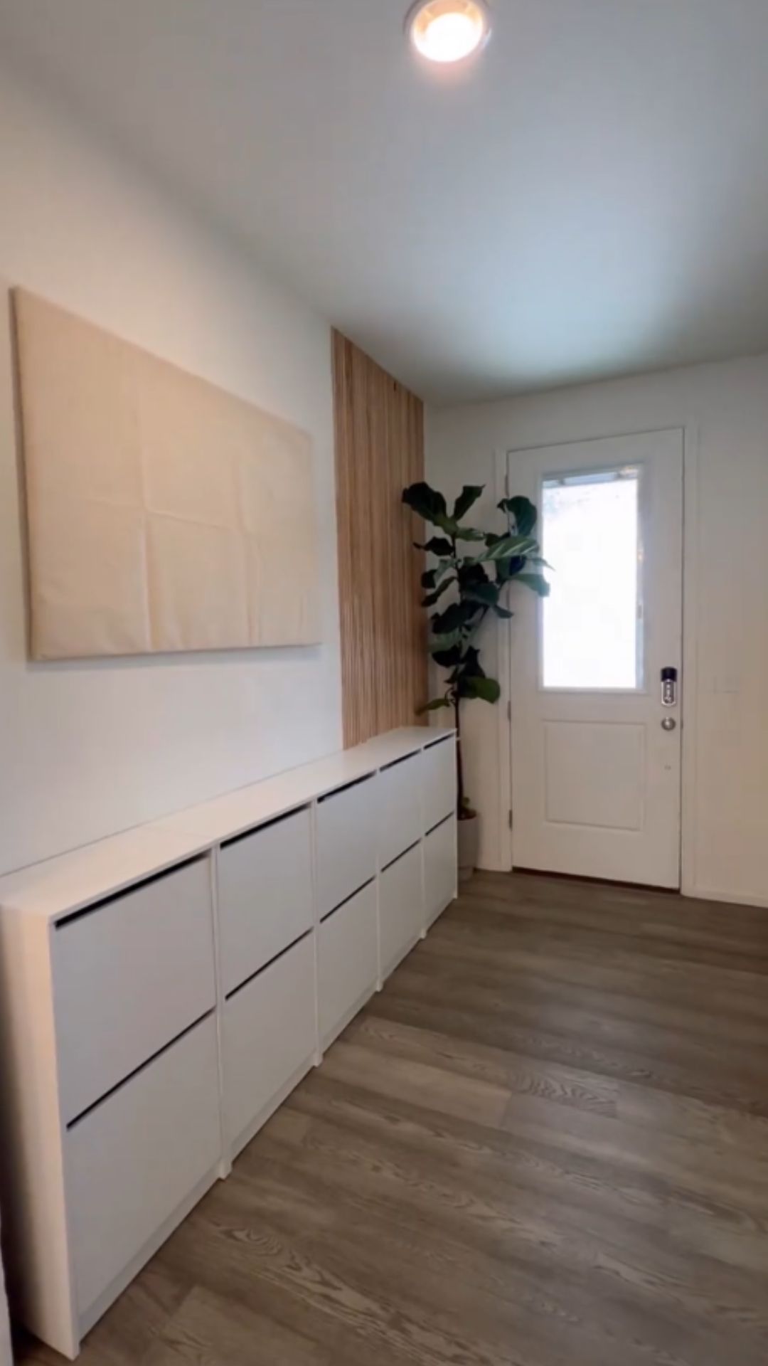 Entryway design: Unifying IKEA Bissa storage in style