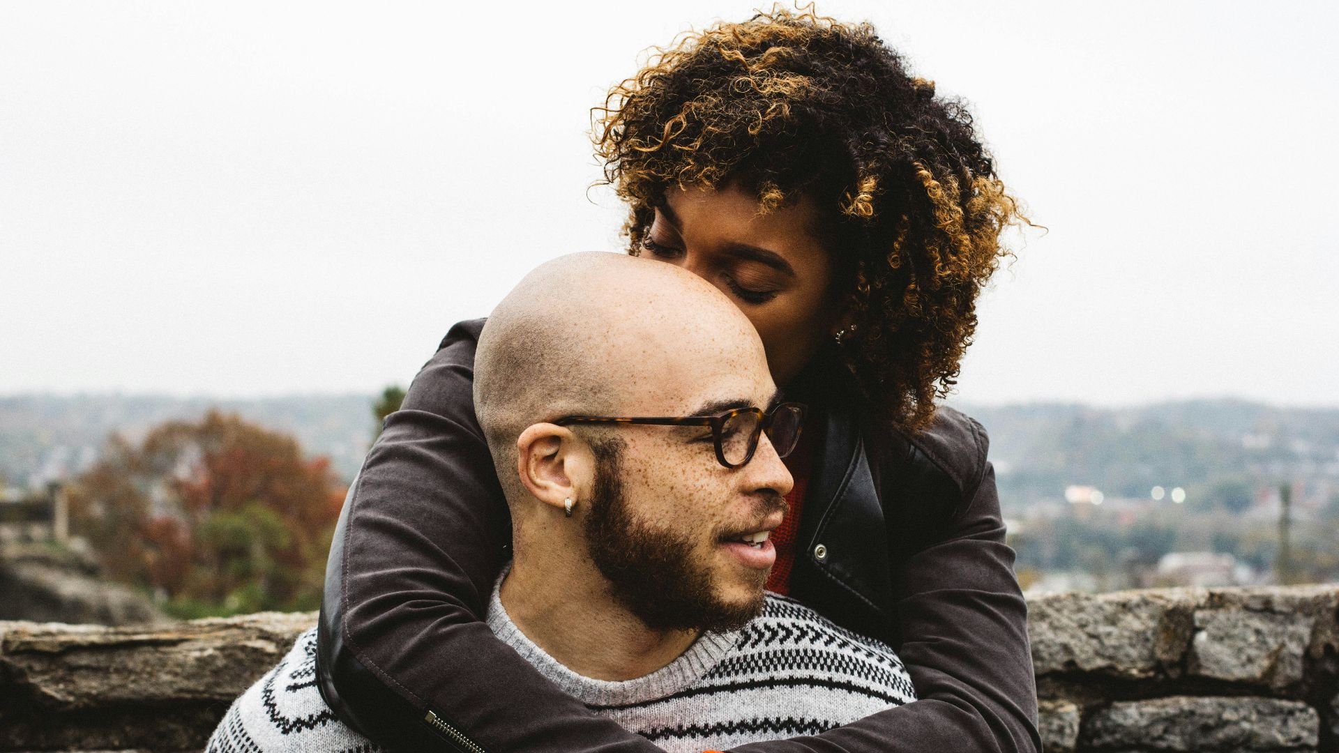 10 things men notice in relationships & 10 things women notice first