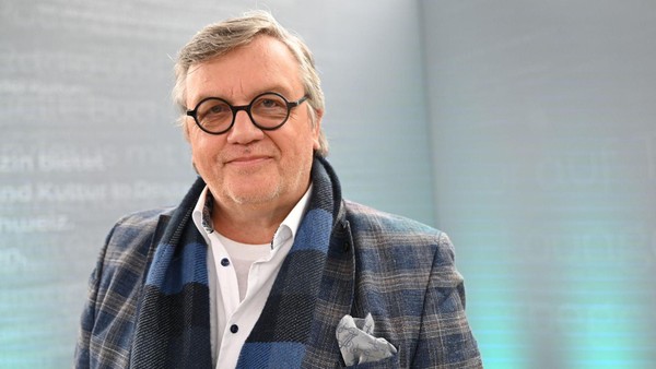 Vor dem ESC stellt Hape Kerkeling klar, was er wirklich von Sarah ...