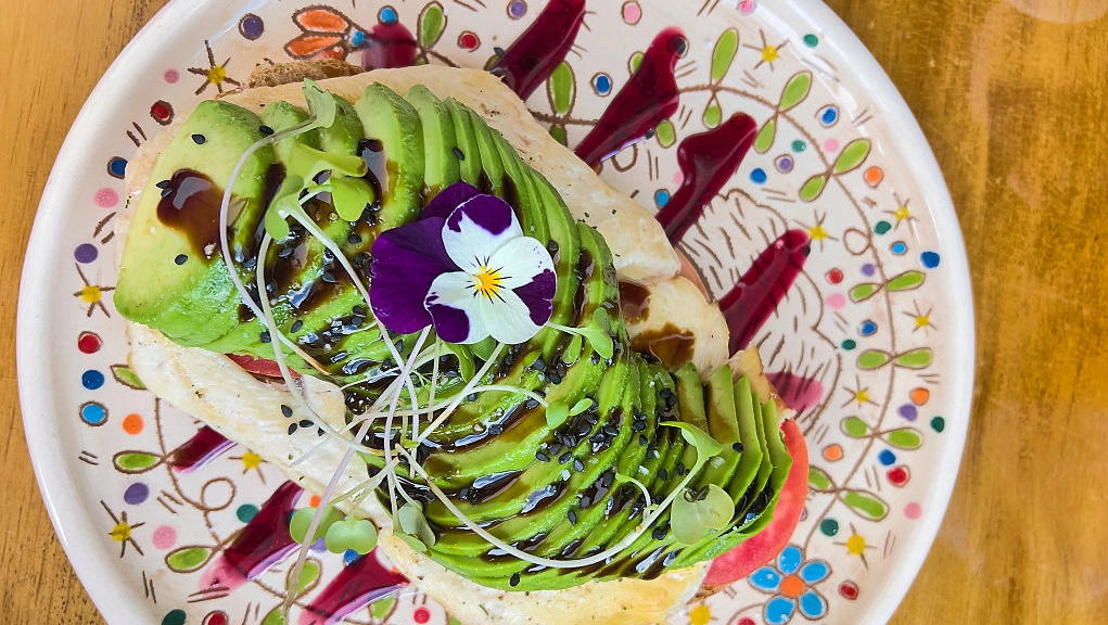 New research compares nutrient benefits of avocado and peanut butter