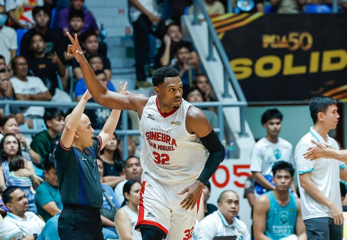 Ginebra scores easy win vs Phoenix to reach semis