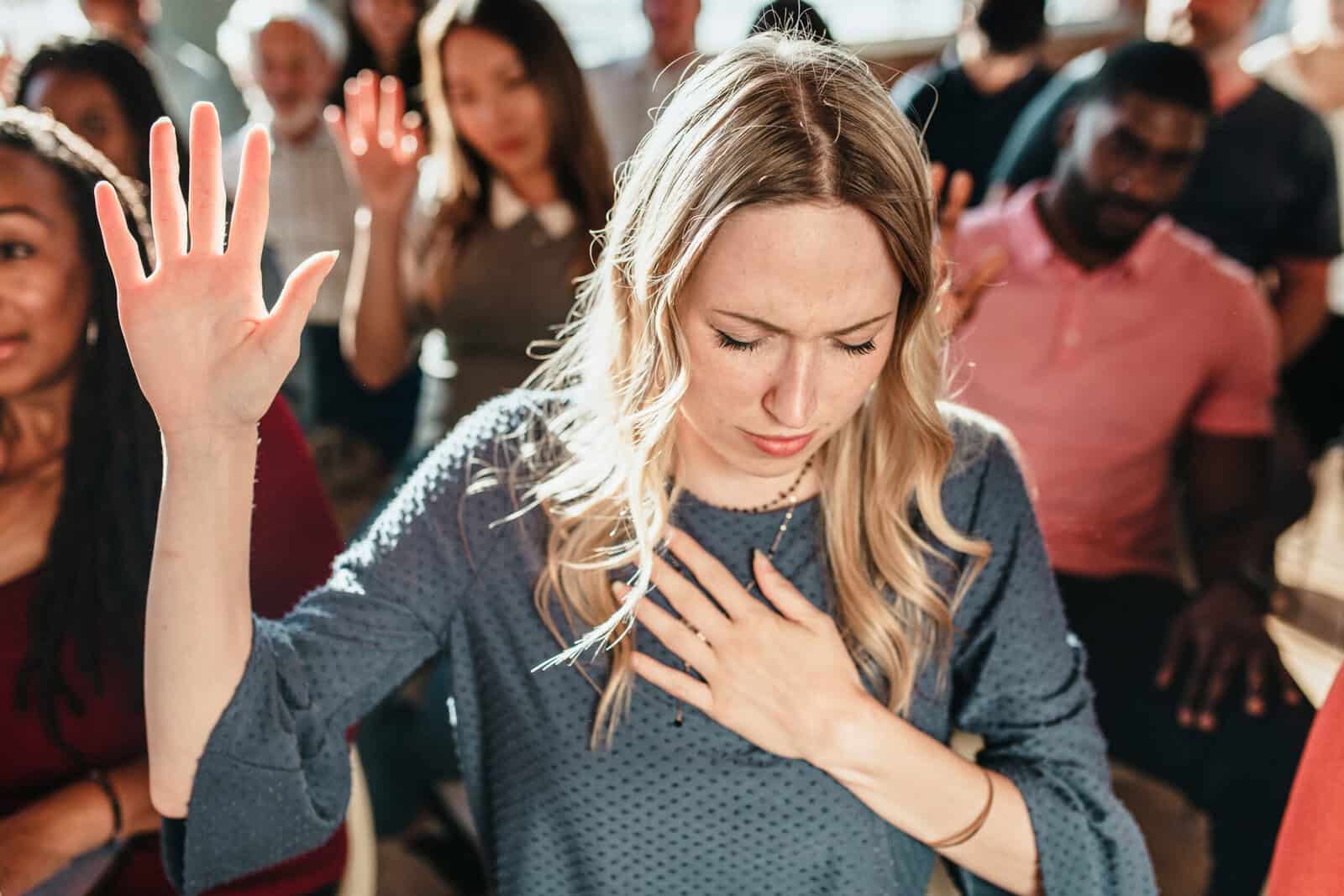 The unspoken pews: 11 things other women notice about you during church ...
