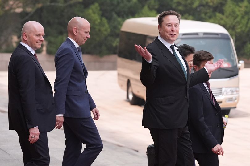 'Clueless' Elon Musk caught on camera breaking protocol in China