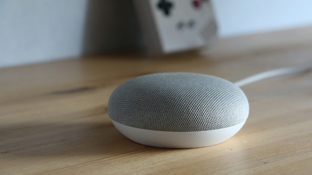 Voice assistant games that entertain