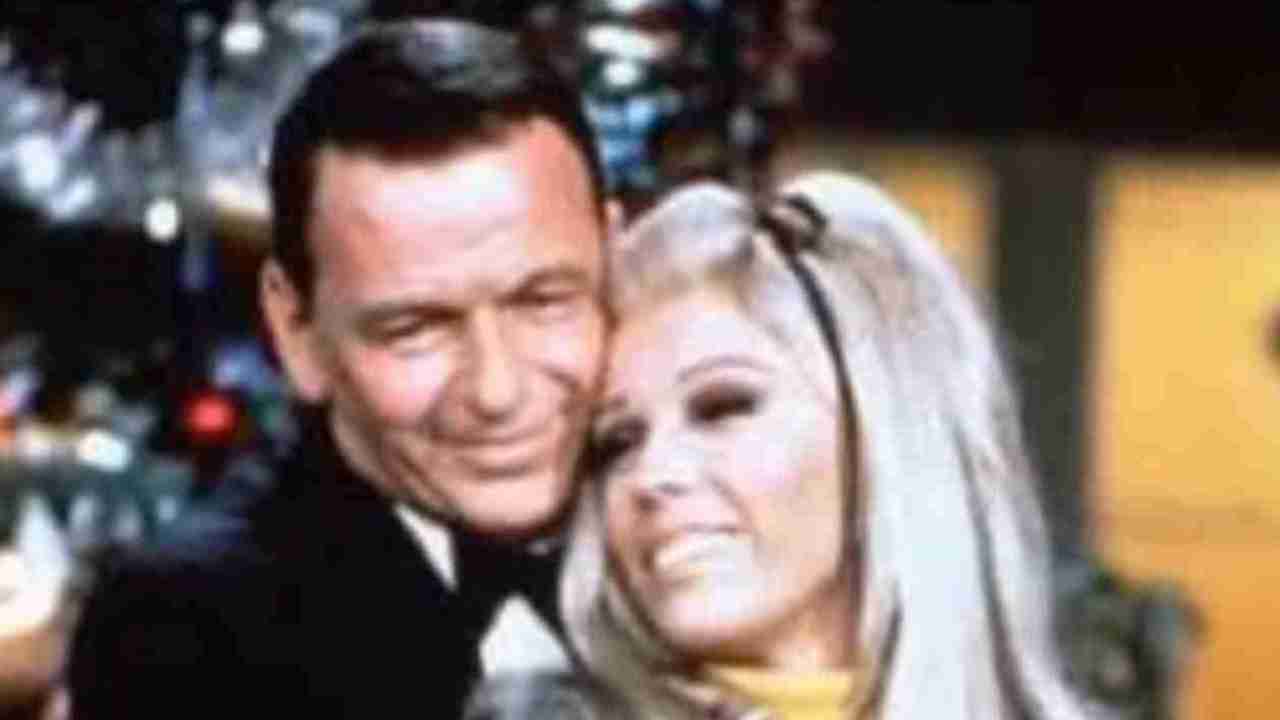 Nancy Sinatra presta homenagem emocionante ao pai, no 28º aniversário ...