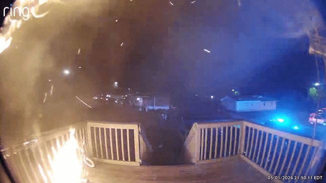 'Hero' officer busts down door to save family from burning Chattanooga home
