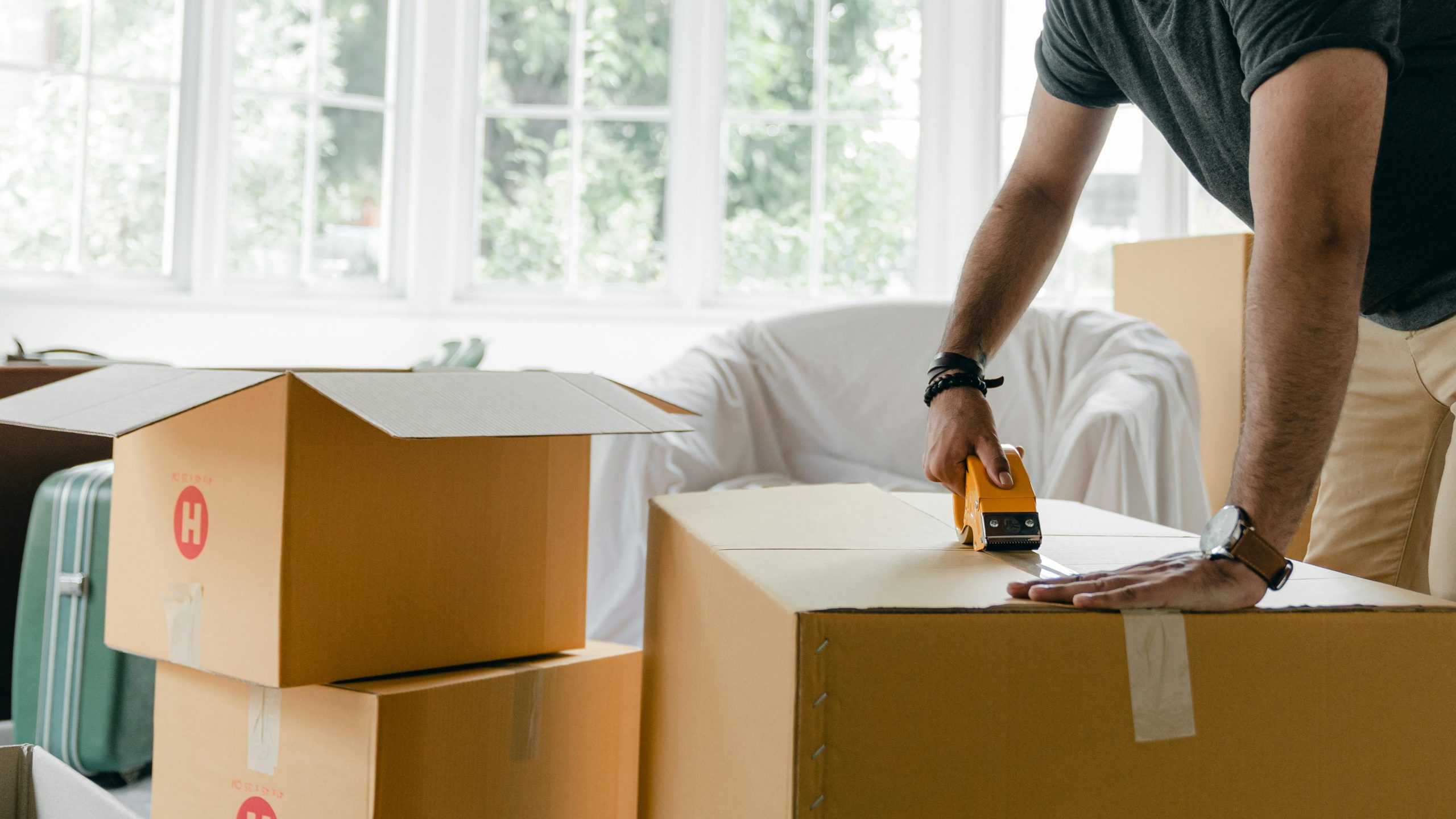 How to save money on moving expenses