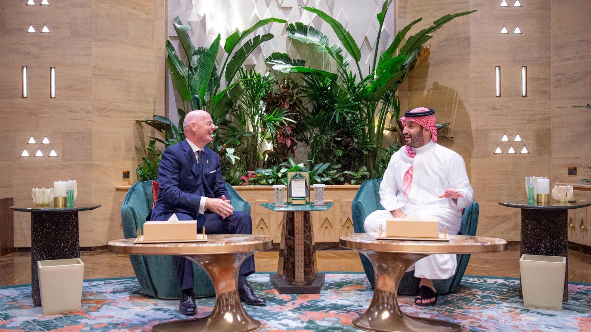 Fußball-WM 2026: Saudi-Arabiens Staatsfonds PIF sponsert die ...