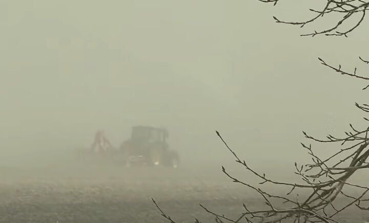 Dust clouds drift into Manitoba amid strong prairie winds
