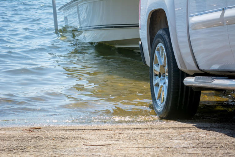 20-year-old drowns in Indiana lake after truck rolls off boat ramp