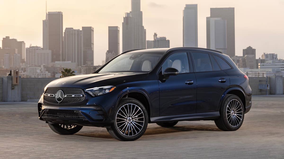 Mercedes-Benz wants to do what no luxury brand has done in America