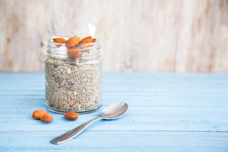 25 high-protein snacks that will keep you full and energized