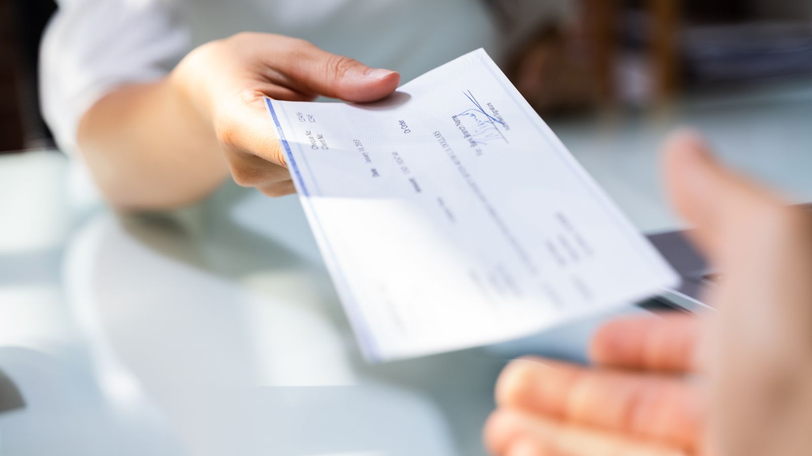 18 things Canadians should never ignore on a pay stub