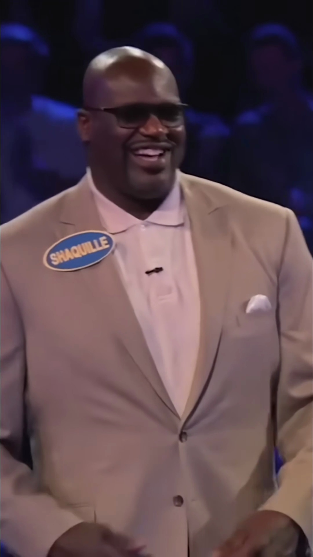 Steve Harvey can’t reach around Shaq on Celebrity Family Feud