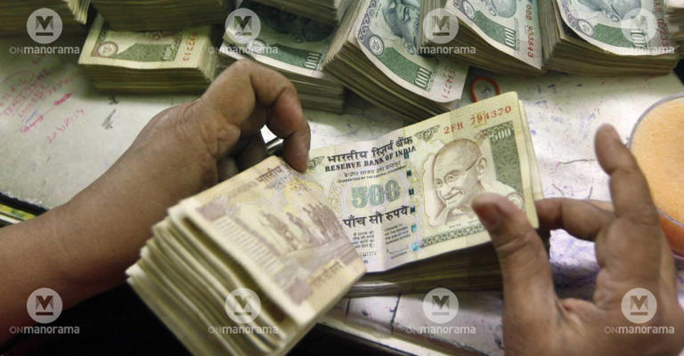 Forest deputy ranger, section officer caught red-handed while accepting ...