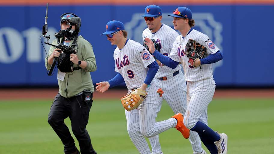 MLB standings and full weekend schedule for rivalry weekend