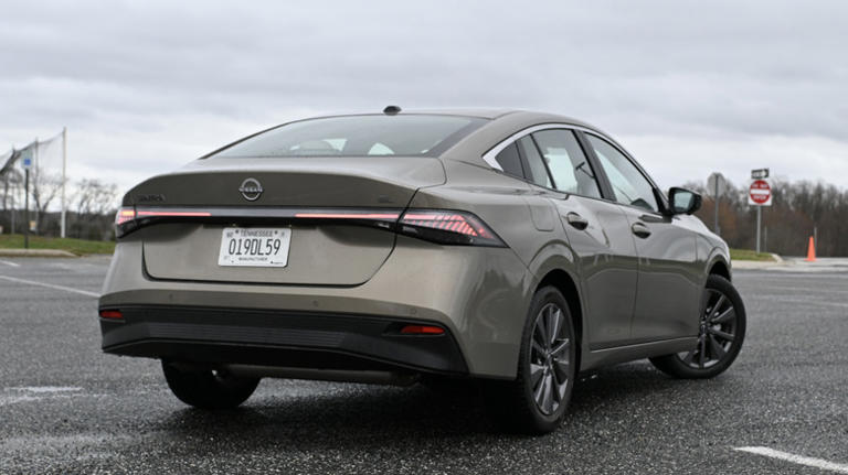 Nissan's 2026 Sentra is a cheap car missing one important thing