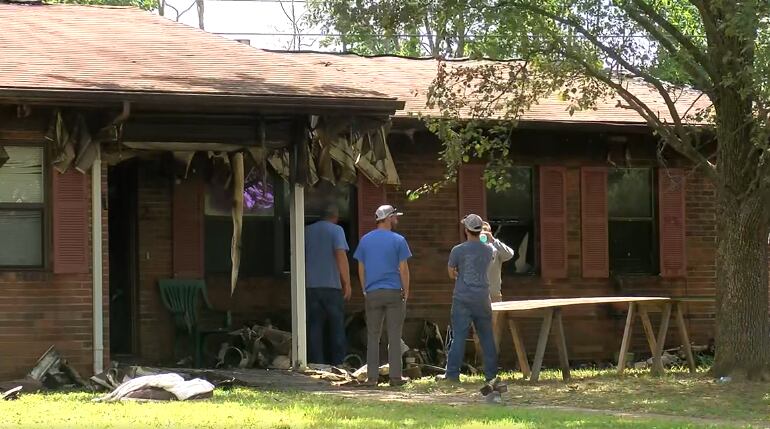 Dog alerts owner to apartment fire that injured 2 in Beaver Dam