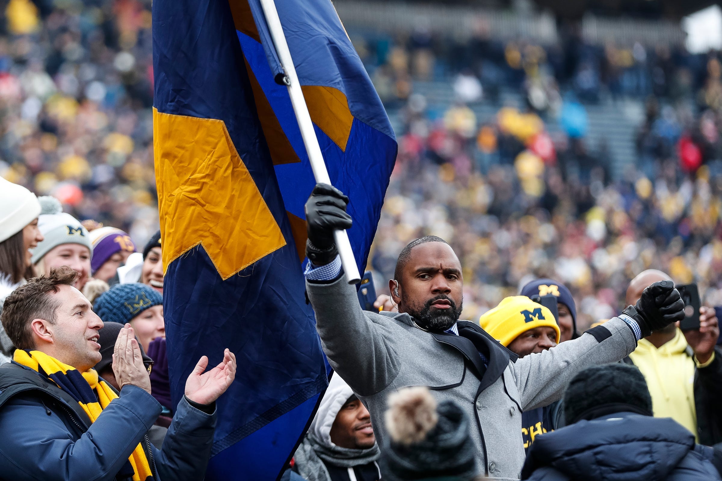 Charles Woodson Jr. follows father's footsteps, commits to Michigan ...