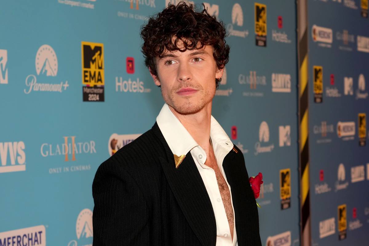O que aconteceu com Shawn Mendes? Cantor é fotografado com a mão ...