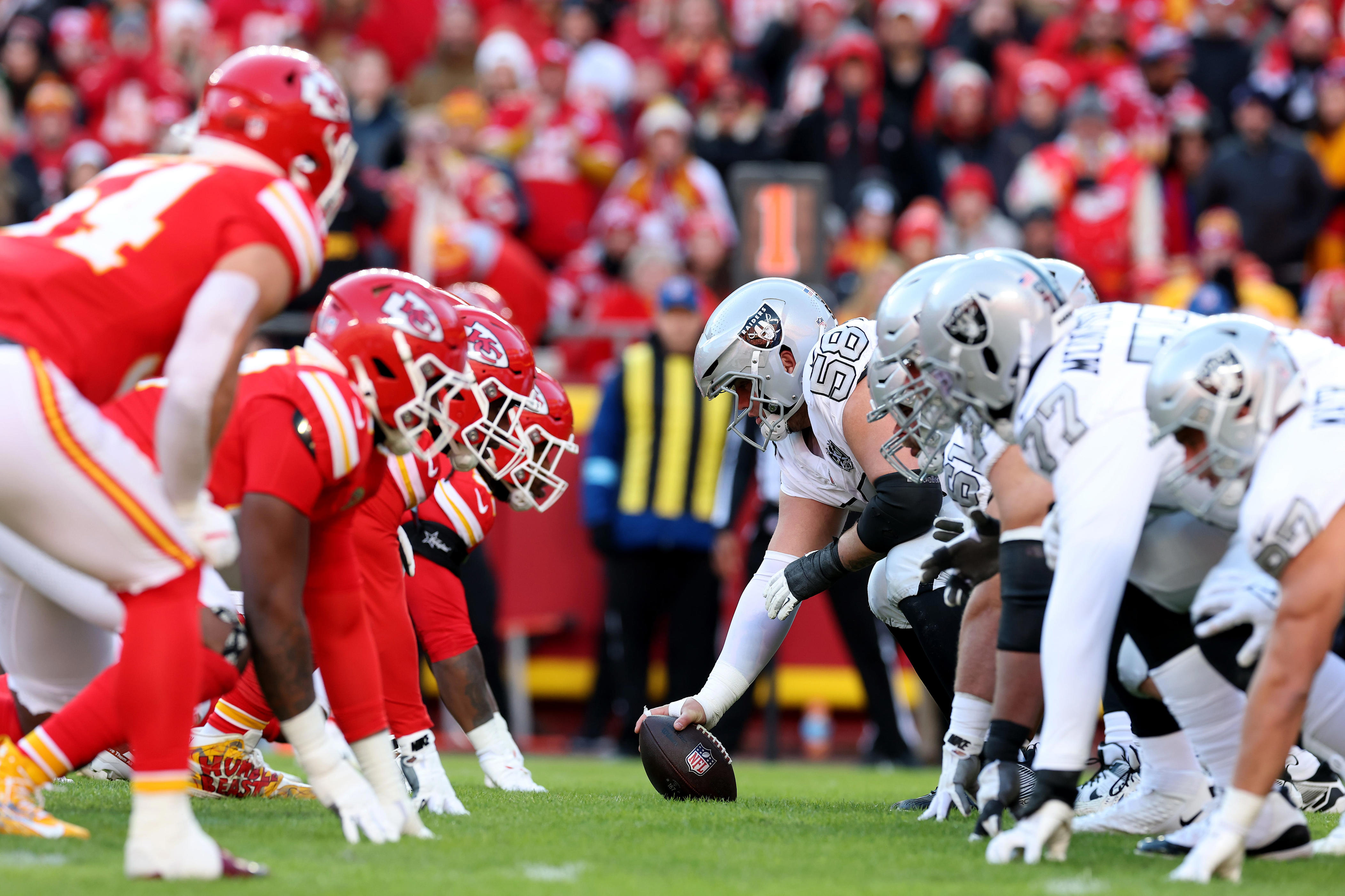 Betting odds for every Raiders game this season